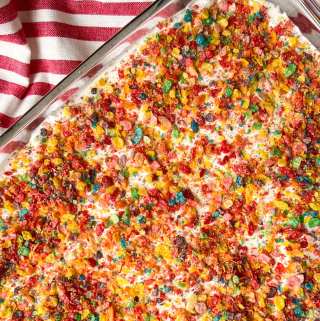 Strawberry Fruity Pebble Cake